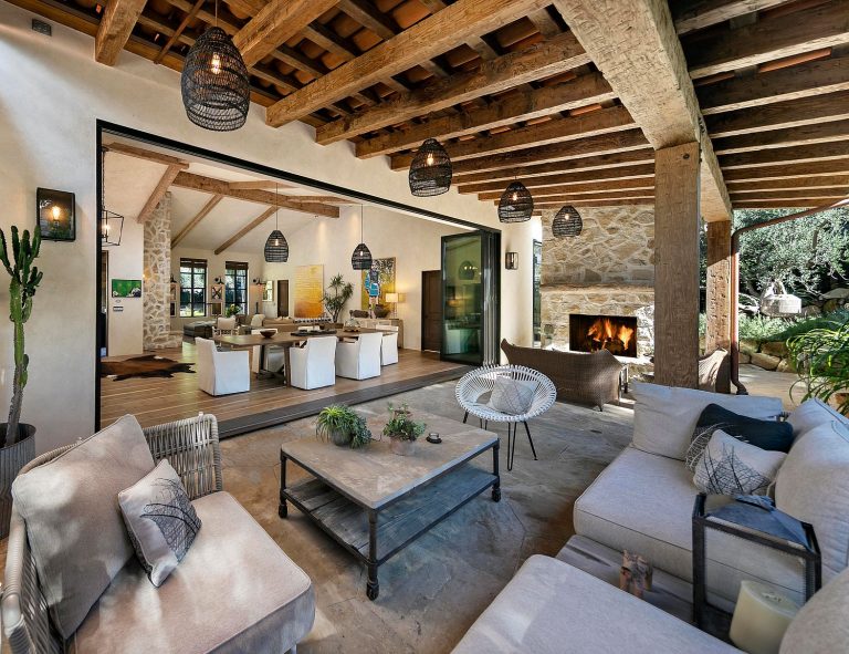 Siteline | A Sprawling Hunk of a House in the Golden Quadrangle