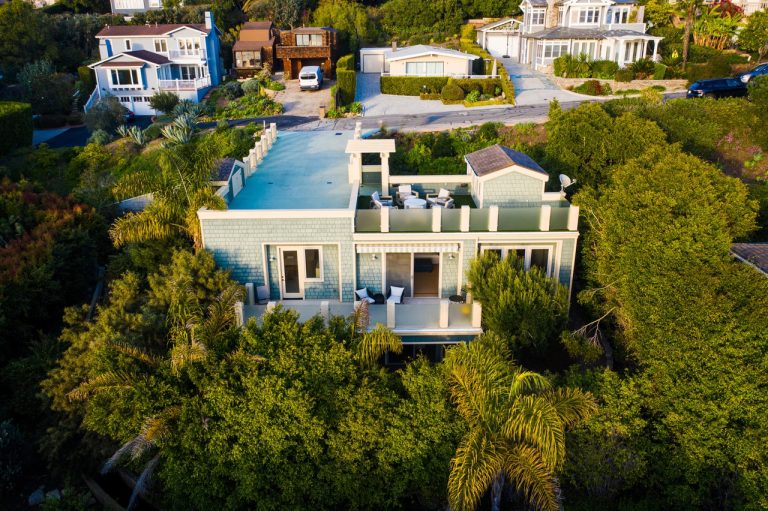 Siteline | A Sweet 1950 Farmhouse on Eucalyptus Hill