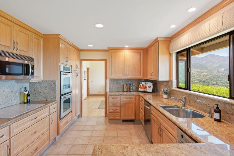 Siteline | Classic Joseph Plunkett Style in Hope Ranch