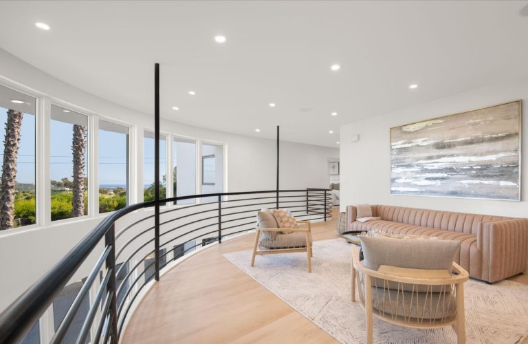 Siteline | A Splendid 1919 Reginald Davis Johnson House Atop a Riviera ...