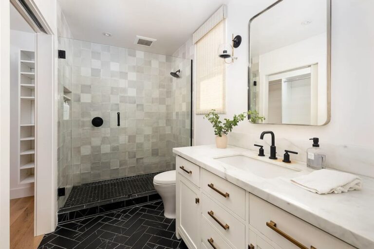 Siteline | A Modern Makeover for a Traditional Hope Ranch Compound