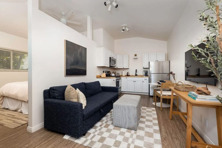 Siteline | A Modern Makeover for a Traditional Hope Ranch Compound