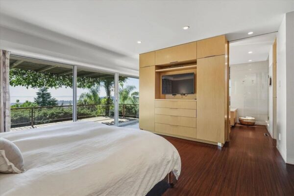 Siteline | Midcentury Panache on the Lower Riviera